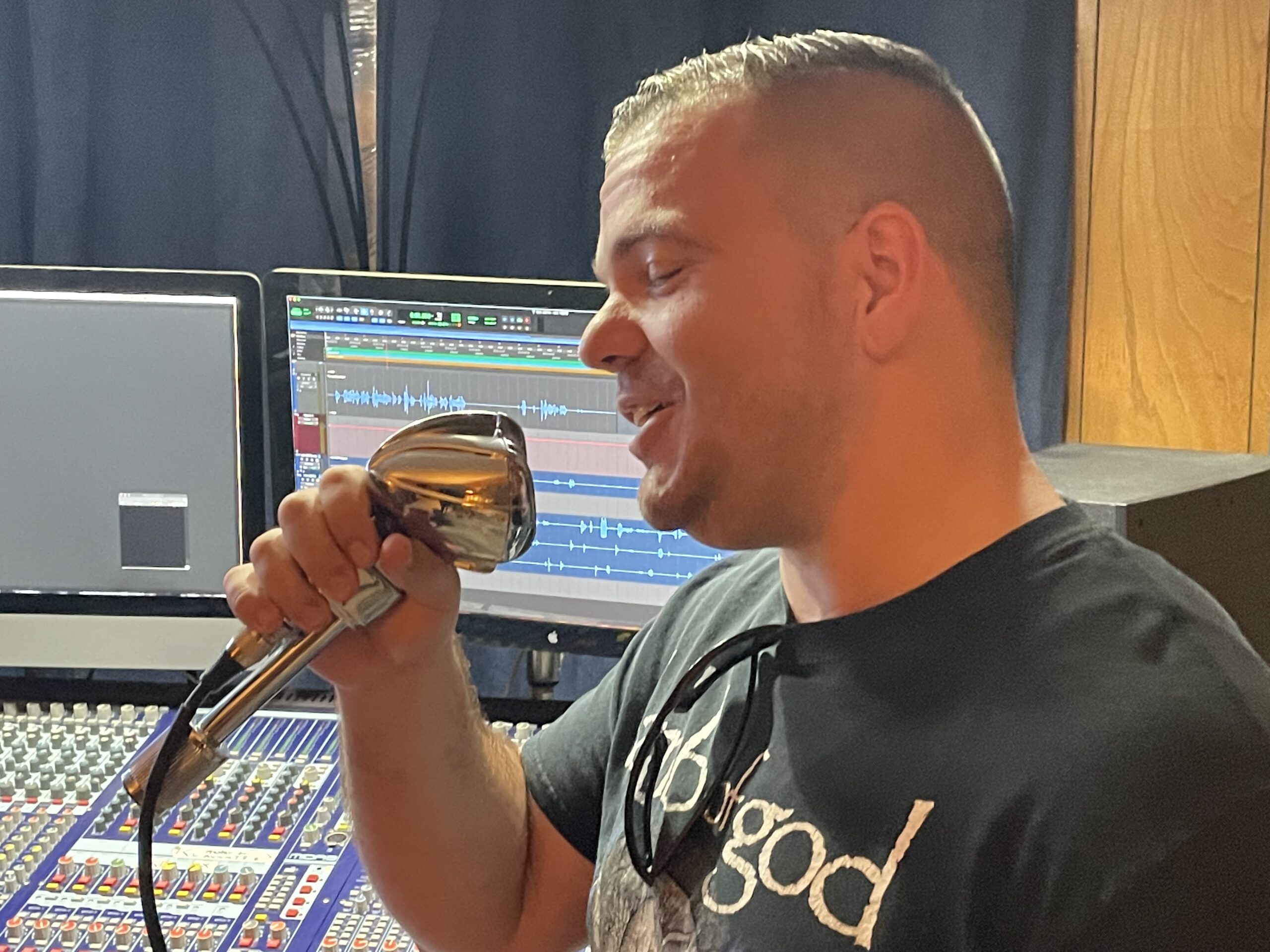 Welcome – Custom Microphones